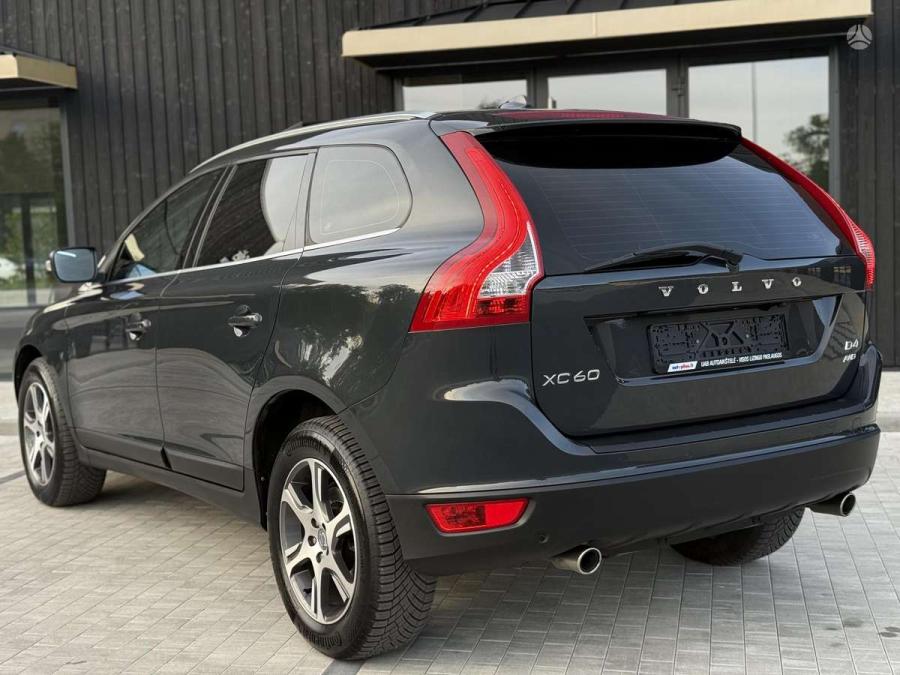 Blue Volvo XC60 2011 in Siauliai, with an engine capacity of 2.40 L and mileage of 285 thousand km for 11950 €, photo 10 on AUTOMOTO.COM.LV