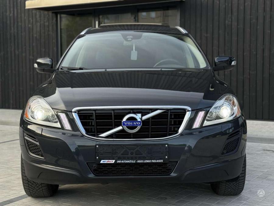 Blue Volvo XC60 2011 in Siauliai, with an engine capacity of 2.40 L and mileage of 285 thousand km for 11950 €, photo 12 on AUTOMOTO.COM.LV