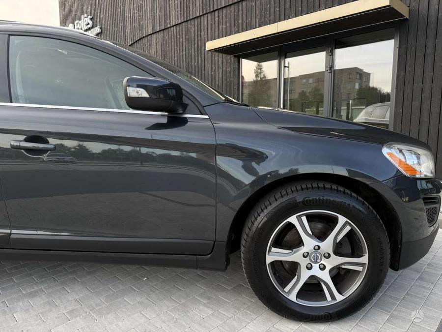 Blue Volvo XC60 2011 in Siauliai, with an engine capacity of 2.40 L and mileage of 285 thousand km for 11950 €, photo 17 on AUTOMOTO.COM.LV