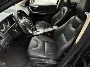 Blue Volvo XC60 2011 in Siauliai, with an engine capacity of 2.40 L and mileage of 285 thousand km for 11950 €, photo 18 on AUTOMOTO.COM.LV