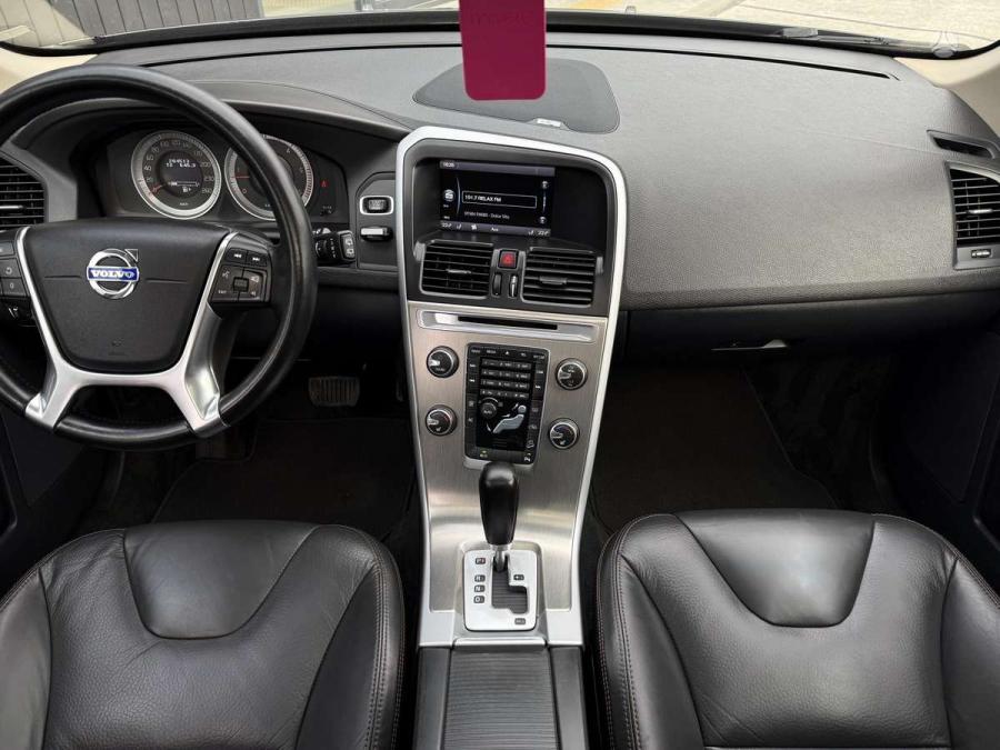 Blue Volvo XC60 2011 in Siauliai, with an engine capacity of 2.40 L and mileage of 285 thousand km for 11950 €, photo 20 on AUTOMOTO.COM.LV