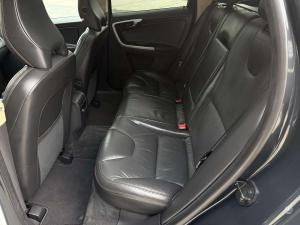 Blue Volvo XC60 2011 in Siauliai, with an engine capacity of 2.40 L and mileage of 285 thousand km for 11950 €, photo 26 on AUTOMOTO.COM.LV