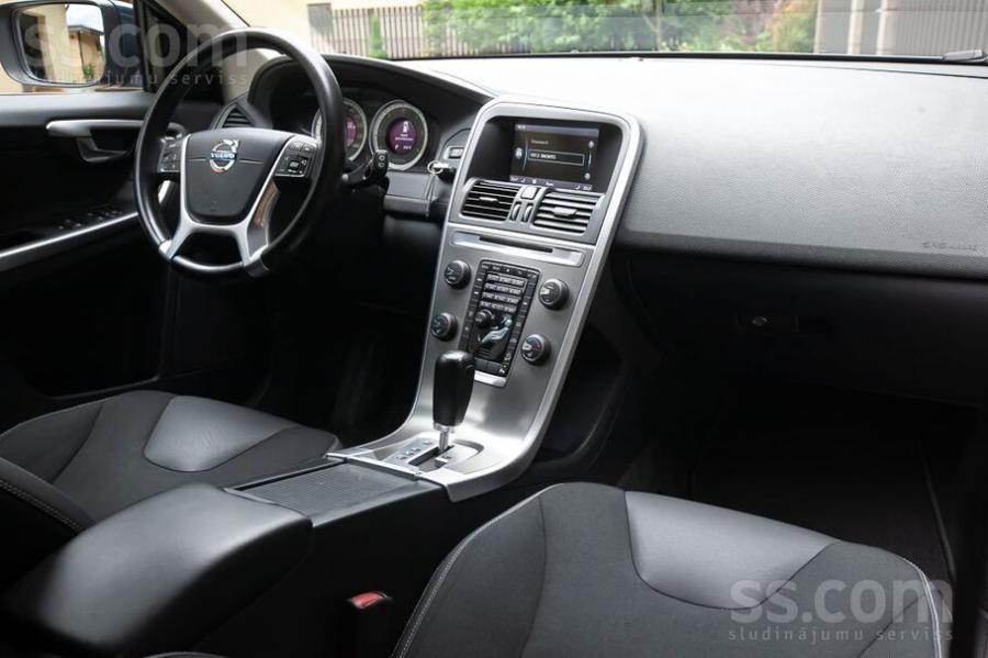Zils Volvo XC60 2011 Tukums, ar dzinēja tilpumu 2.40 L un nobraukumu 253 tūkst. km par 9390 €, foto 8 vietnē AUTOMOTO.COM.LV
