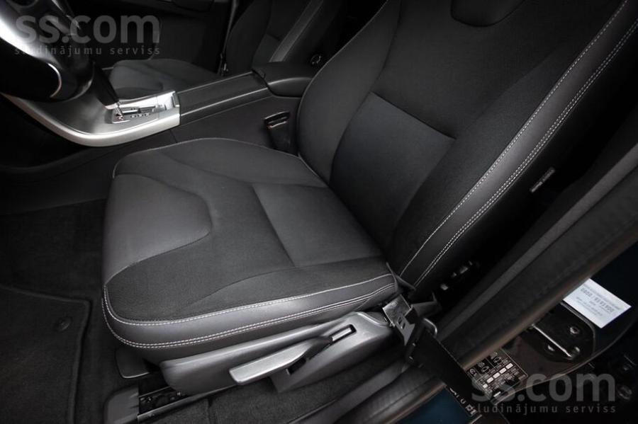 Zils Volvo XC60 2011 Tukums, ar dzinēja tilpumu 2.40 L un nobraukumu 253 tūkst. km par 9390 €, foto 11 vietnē AUTOMOTO.COM.LV