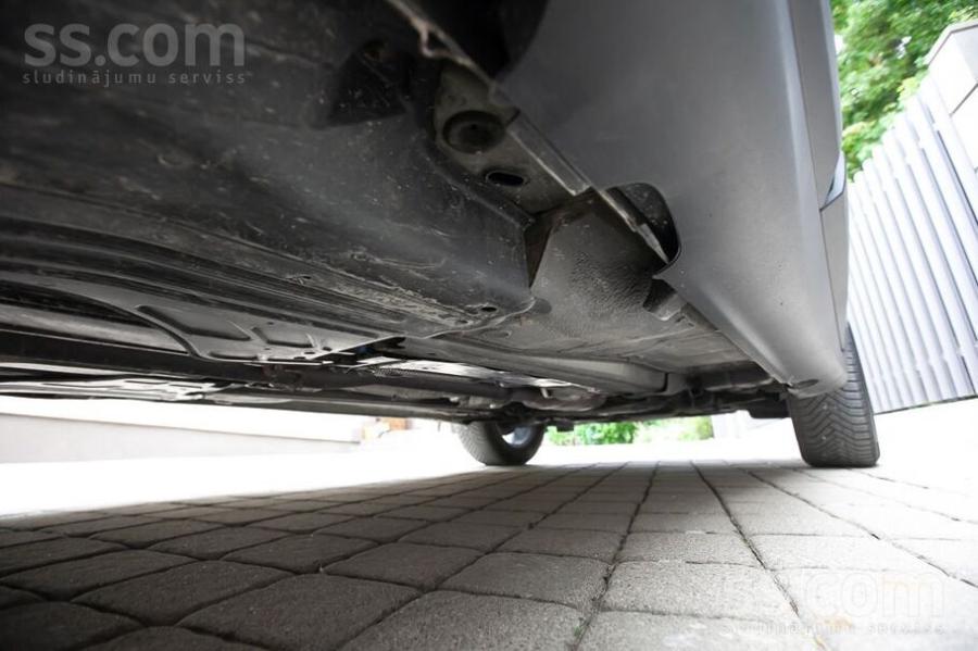 Zils Volvo XC60 2011 Tukums, ar dzinēja tilpumu 2.40 L un nobraukumu 253 tūkst. km par 9390 €, foto 19 vietnē AUTOMOTO.COM.LV