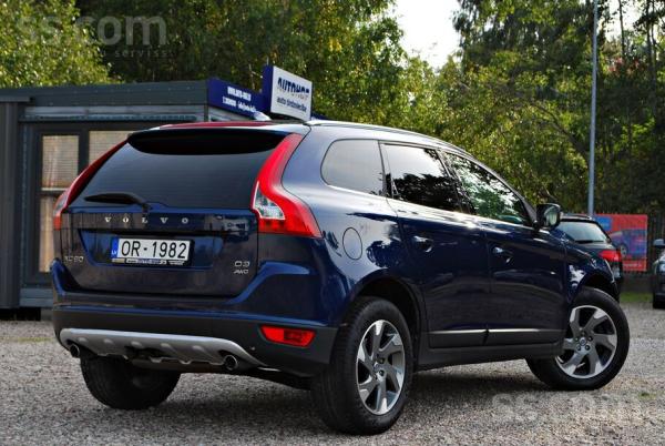 Zils Volvo XC60 2011 Tukums, ar dzinēja tilpumu 2.40 L un nobraukumu 235 tūkst. km par 9300 €, foto 3 vietnē AUTOMOTO.COM.LV