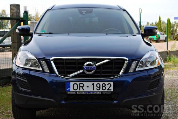 Zils Volvo XC60 2011 Tukums, ar dzinēja tilpumu 2.40 L un nobraukumu 235 tūkst. km par 9300 €, foto 4 vietnē AUTOMOTO.COM.LV