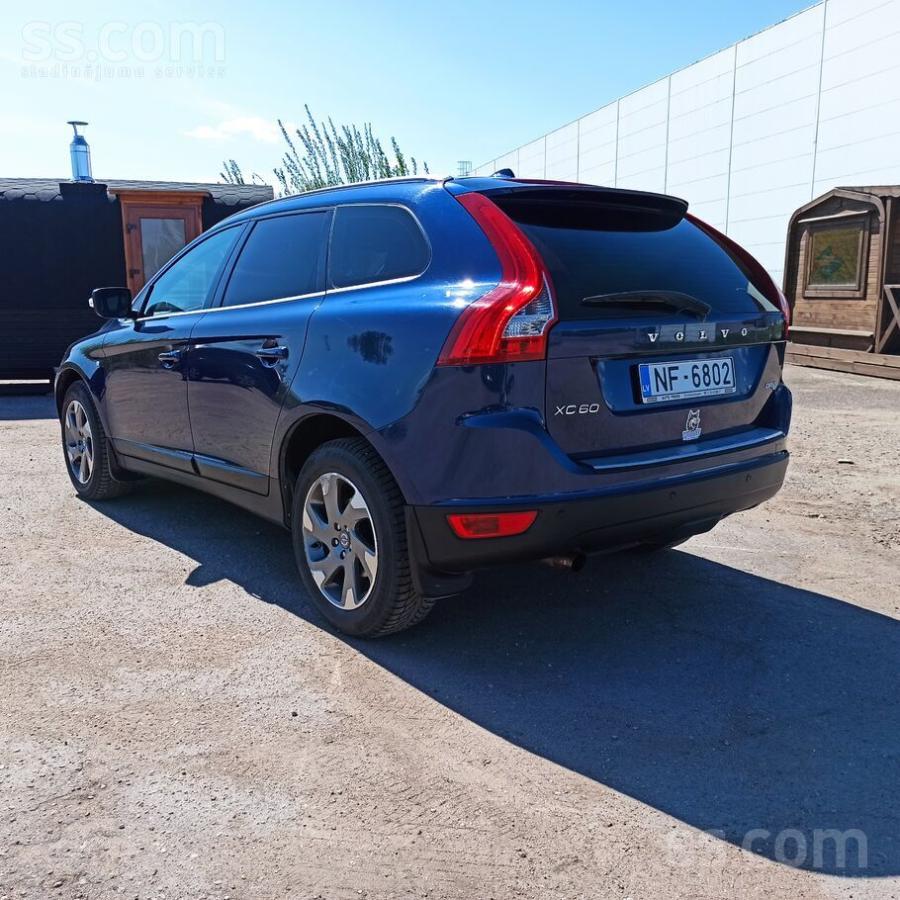 Zils Volvo XC60 2012 Daugavpils, ar dzinēja tilpumu 2.00 L un nobraukumu 0 tūkst. km par 6800 €, foto 5 vietnē AUTOMOTO.COM.LV