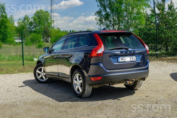 Blue Volvo XC60 2012 in Riga, with an engine capacity of 2.40 L and mileage of 0 thousand km for 9990 €, photo 4 on AUTOMOTO.COM.LV