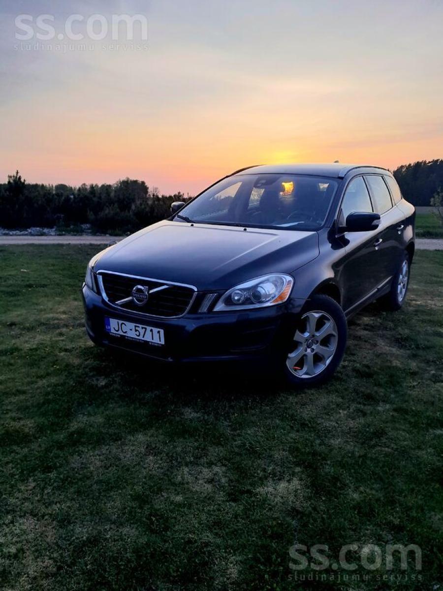Blue Volvo XC60 2012 in Cesis, with an engine capacity of 2.40 L and mileage of 0 thousand km for 8000 €, photo 2 on AUTOMOTO.COM.LV