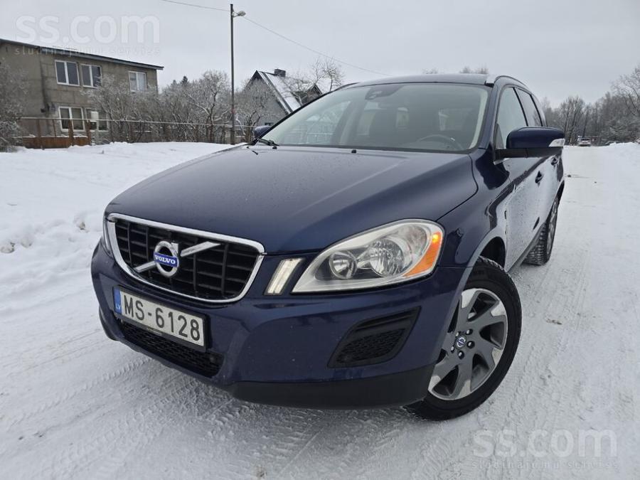 Blue Volvo XC60 2012 in Riga, with an engine capacity of 2.00 L and mileage of 393 thousand km for 6990 €, photo 1 on AUTOMOTO.COM.LV