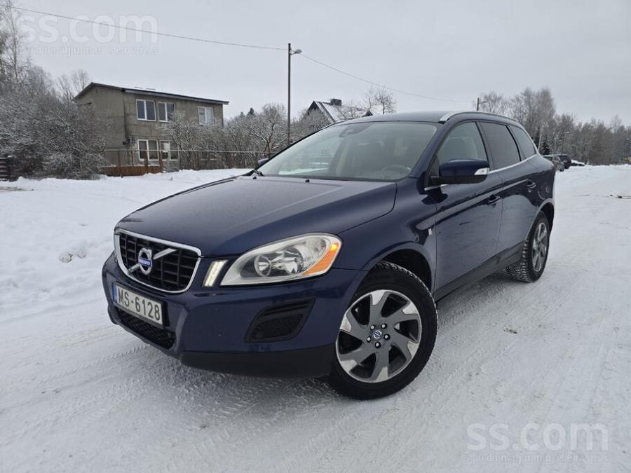 Blue Volvo XC60 2012 in Riga, with an engine capacity of 2.00 L and mileage of 393 thousand km for 6990 €, photo 2 on AUTOMOTO.COM.LV