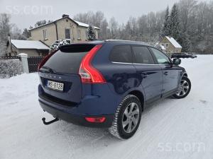 Blue Volvo XC60 2012 in Riga, with an engine capacity of 2.00 L and mileage of 393 thousand km for 6990 €, photo 4 on AUTOMOTO.COM.LV