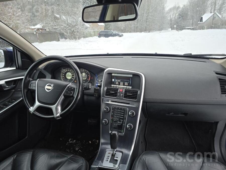 Blue Volvo XC60 2012 in Riga, with an engine capacity of 2.00 L and mileage of 393 thousand km for 6990 €, photo 13 on AUTOMOTO.COM.LV