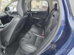 Blue Volvo XC60 2012 in Riga, with an engine capacity of 2.00 L and mileage of 393 thousand km for 6990 €, photo 17 on AUTOMOTO.COM.LV