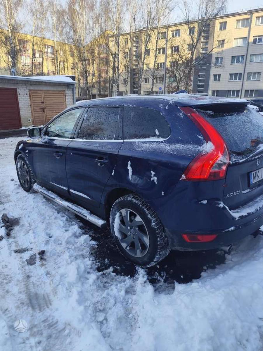 Zils Volvo XC60 2012 Nemenčinė, ar dzinēja tilpumu 2.40 L un nobraukumu 300 tūkst. km par 7500 €, foto 2 vietnē AUTOMOTO.COM.LV
