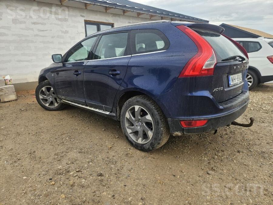 Zils Volvo XC60 2012 Valmiera, ar dzinēja tilpumu 2.00 L un nobraukumu 368 tūkst. km par 6550 €, foto 5 vietnē AUTOMOTO.COM.LV