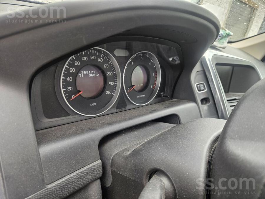 Zils Volvo XC60 2012 Valmiera, ar dzinēja tilpumu 2.00 L un nobraukumu 368 tūkst. km par 6550 €, foto 7 vietnē AUTOMOTO.COM.LV