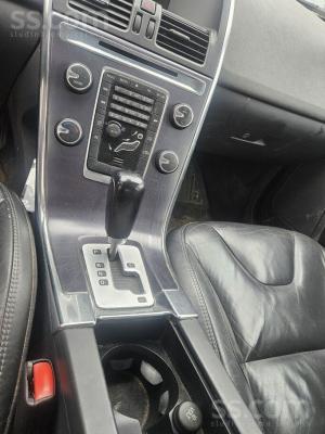Zils Volvo XC60 2012 Valmiera, ar dzinēja tilpumu 2.00 L un nobraukumu 368 tūkst. km par 6550 €, foto 8 vietnē AUTOMOTO.COM.LV