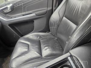 Zils Volvo XC60 2012 Valmiera, ar dzinēja tilpumu 2.00 L un nobraukumu 368 tūkst. km par 6550 €, foto 9 vietnē AUTOMOTO.COM.LV