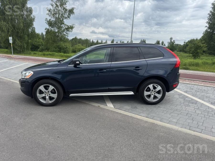 Blue Volvo XC60 2012 in Jelgava, with an engine capacity of 2.40 L and mileage of 0 thousand km for 9990 €, photo 5 on AUTOMOTO.COM.LV
