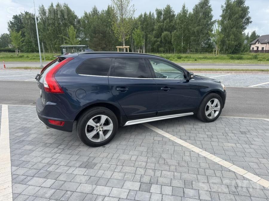 Blue Volvo XC60 2012 in Jelgava, with an engine capacity of 2.40 L and mileage of 0 thousand km for 9990 €, photo 7 on AUTOMOTO.COM.LV