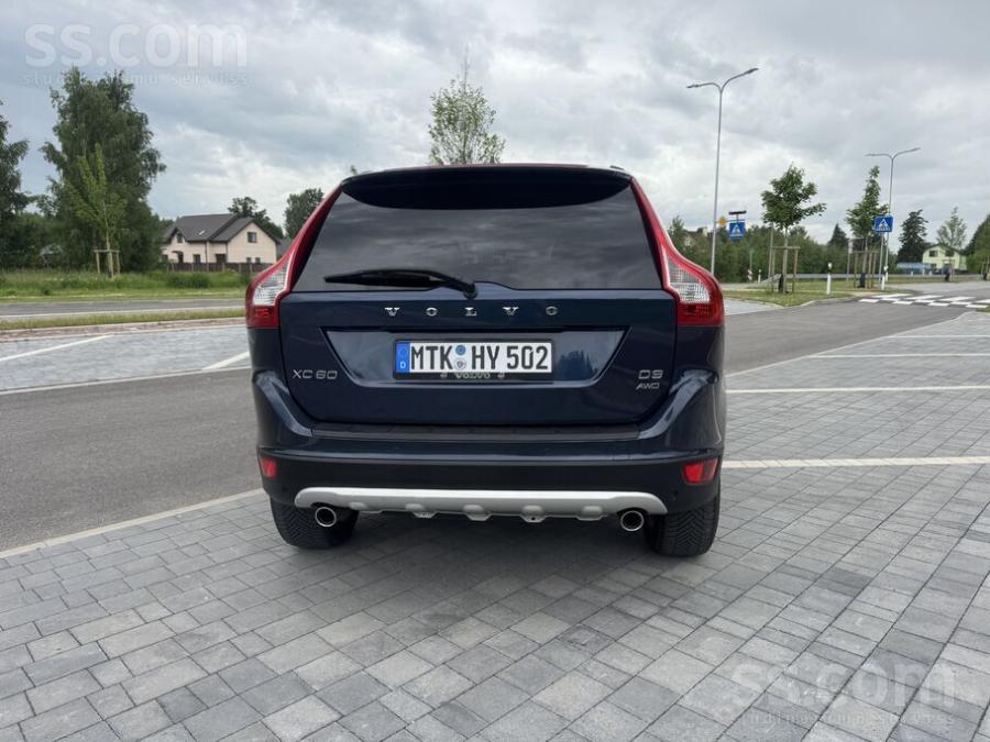 Blue Volvo XC60 2012 in Jelgava, with an engine capacity of 2.40 L and mileage of 0 thousand km for 9990 €, photo 8 on AUTOMOTO.COM.LV