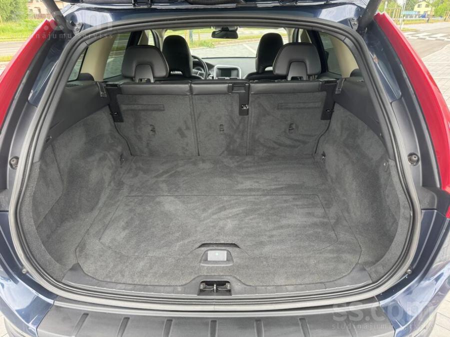 Blue Volvo XC60 2012 in Jelgava, with an engine capacity of 2.40 L and mileage of 0 thousand km for 9990 €, photo 15 on AUTOMOTO.COM.LV