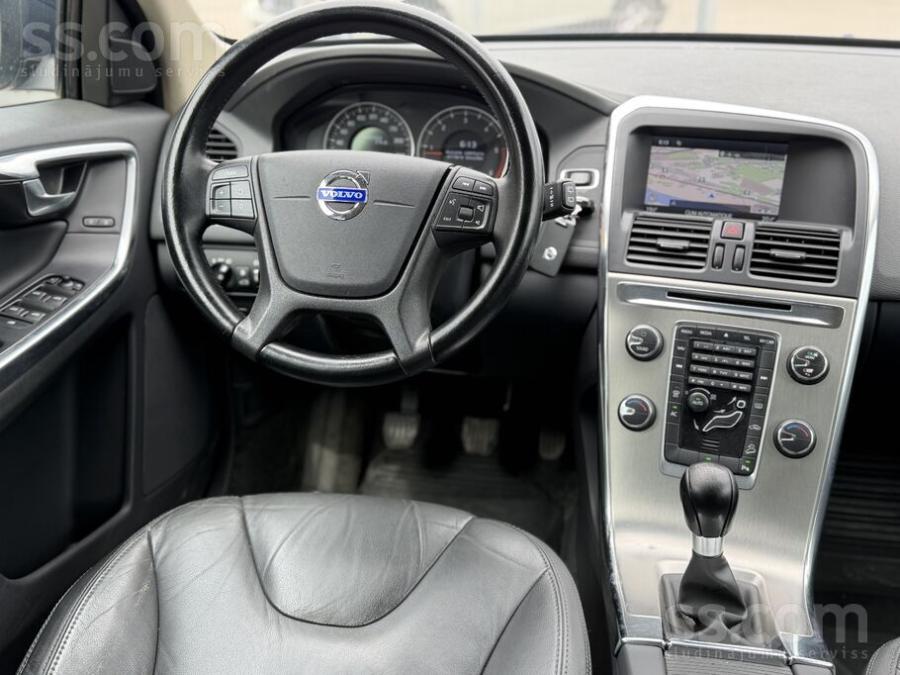 Zils Volvo XC60 2012 Rīga, ar dzinēja tilpumu 2.40 L un nobraukumu 309 tūkst. km par 8750 €, foto 5 vietnē AUTOMOTO.COM.LV
