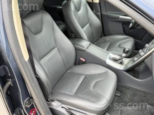 Zils Volvo XC60 2012 Rīga, ar dzinēja tilpumu 2.40 L un nobraukumu 309 tūkst. km par 8750 €, foto 12 vietnē AUTOMOTO.COM.LV