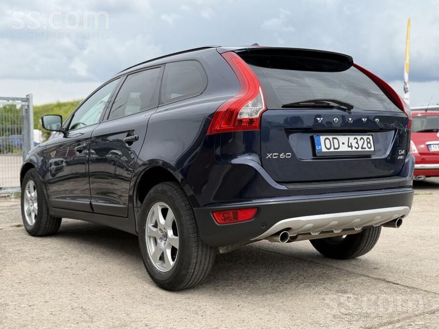 Zils Volvo XC60 2012 Rīga, ar dzinēja tilpumu 2.40 L un nobraukumu 309 tūkst. km par 8750 €, foto 15 vietnē AUTOMOTO.COM.LV