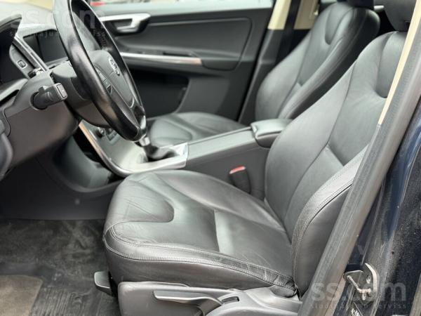 Blue Volvo XC60 2012 in Riga, with an engine capacity of 2.40 L and mileage of 309 thousand km for 8750 €, photo 6 on AUTOMOTO.COM.LV