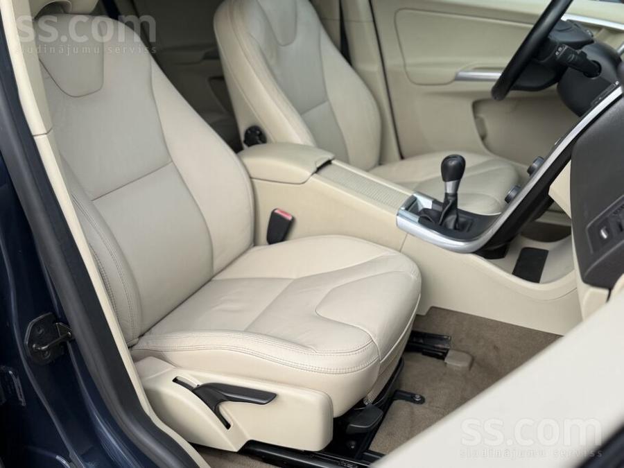 Синий Вольво ХС60 2012 в Рига, объемом двигателя 2.40 л и пробегом 178 тыс. км за 10450 €, фото 16 на AUTOMOTO.COM.LV