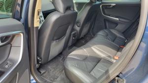 Blue Volvo XC60 2012 in Riga, with an engine capacity of 2.40 L and mileage of 309 thousand km for 8990 €, photo 4 on AUTOMOTO.COM.LV
