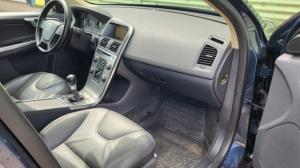 Blue Volvo XC60 2012 in Riga, with an engine capacity of 2.40 L and mileage of 309 thousand km for 8990 €, photo 5 on AUTOMOTO.COM.LV