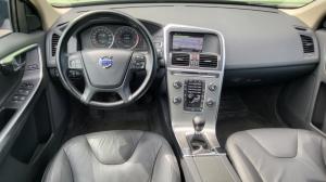 Blue Volvo XC60 2012 in Riga, with an engine capacity of 2.40 L and mileage of 309 thousand km for 8990 €, photo 8 on AUTOMOTO.COM.LV