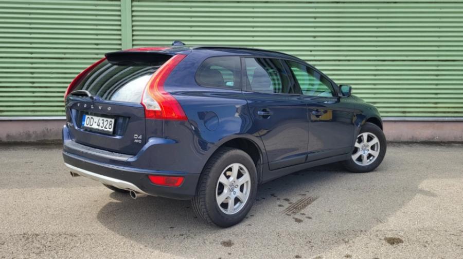 Blue Volvo XC60 2012 in Riga, with an engine capacity of 2.40 L and mileage of 309 thousand km for 8990 €, photo 12 on AUTOMOTO.COM.LV