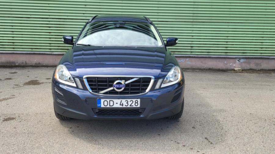 Blue Volvo XC60 2012 in Riga, with an engine capacity of 2.40 L and mileage of 309 thousand km for 8990 €, photo 13 on AUTOMOTO.COM.LV