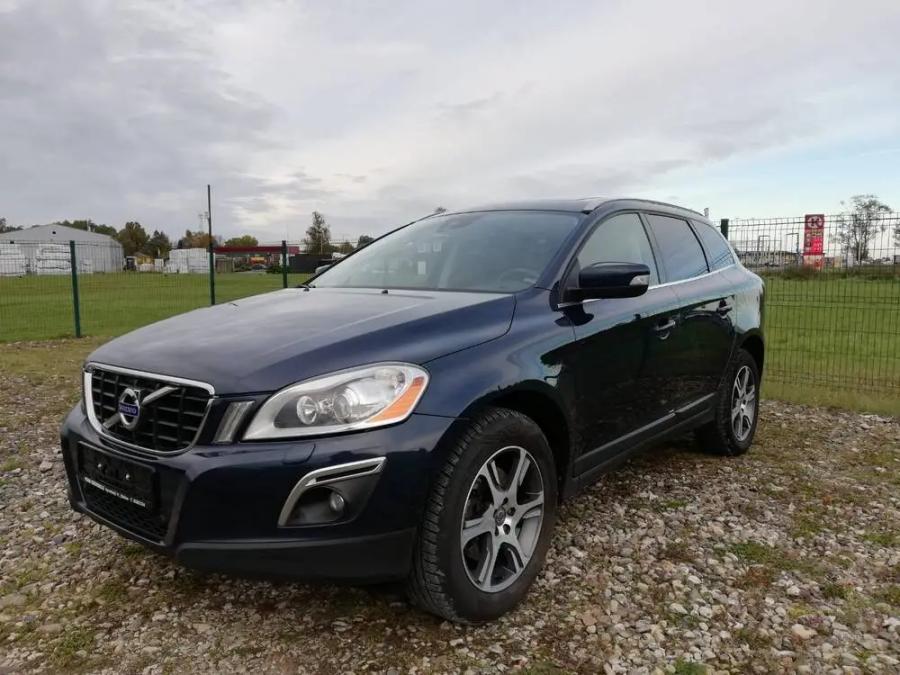 Blue Volvo XC60 2012 in Saldus, with an engine capacity of 2.40 L and mileage of 252 thousand km for 9700 €, photo 1 on AUTOMOTO.COM.LV