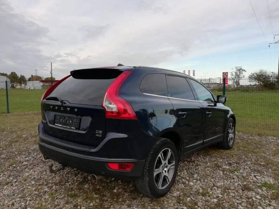 Blue Volvo XC60 2012 in Saldus, with an engine capacity of 2.40 L and mileage of 252 thousand km for 9700 €, photo 3 on AUTOMOTO.COM.LV