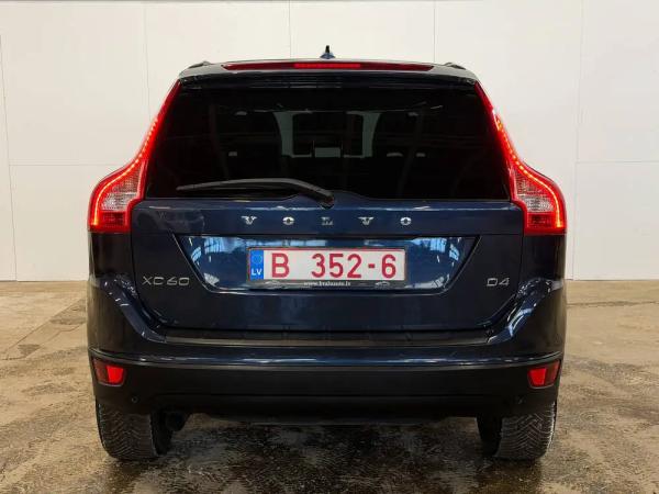 Blue Volvo XC60 2012 in Jurmala, with an engine capacity of 2.00 L and mileage of 264 thousand km for 10495 €, photo 10 on AUTOMOTO.COM.LV