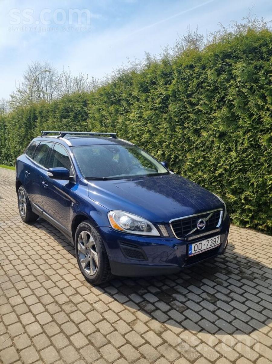Blue Volvo XC60 2012 in Cesis, with an engine capacity of 2.00 L and mileage of 263 thousand km for 9900 €, photo 1 on AUTOMOTO.COM.LV