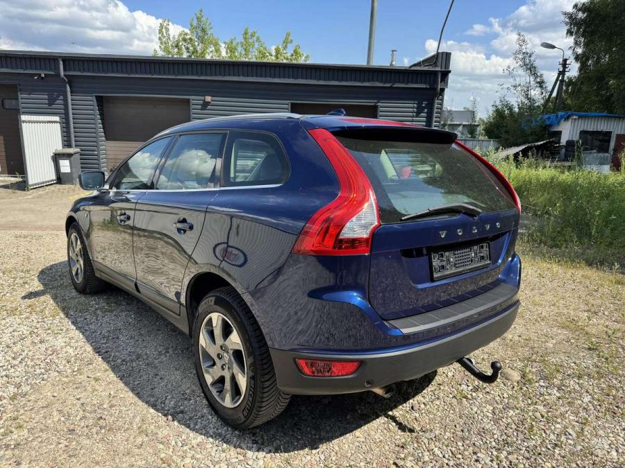Zils Volvo XC60 2012 Alīta, ar dzinēja tilpumu 2.00 L un nobraukumu 291 tūkst. km par 8450 €, foto 4 vietnē AUTOMOTO.COM.LV