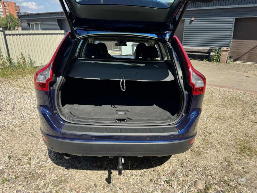 Zils Volvo XC60 2012 Alīta, ar dzinēja tilpumu 2.00 L un nobraukumu 291 tūkst. km par 8450 €, foto 6 vietnē AUTOMOTO.COM.LV