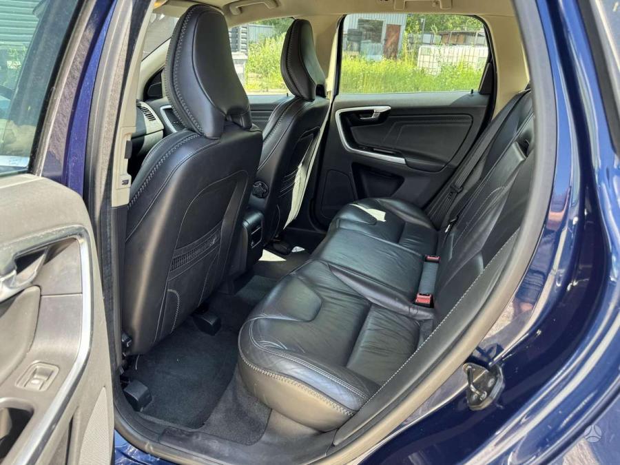 Zils Volvo XC60 2012 Alīta, ar dzinēja tilpumu 2.00 L un nobraukumu 291 tūkst. km par 8450 €, foto 11 vietnē AUTOMOTO.COM.LV