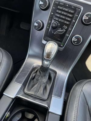 Zils Volvo XC60 2012 Alīta, ar dzinēja tilpumu 2.00 L un nobraukumu 291 tūkst. km par 8450 €, foto 16 vietnē AUTOMOTO.COM.LV