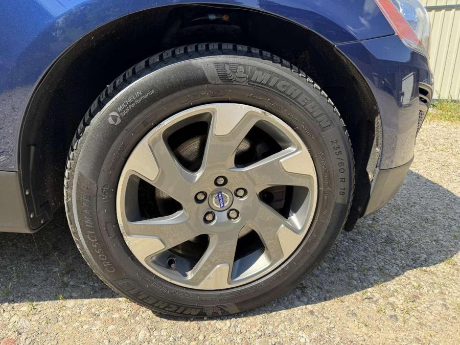 Zils Volvo XC60 2012 Alīta, ar dzinēja tilpumu 2.00 L un nobraukumu 291 tūkst. km par 8450 €, foto 23 vietnē AUTOMOTO.COM.LV