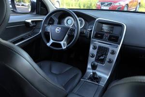 Zils Volvo XC60 2012 Jelgava, ar dzinēja tilpumu 2.00 L un nobraukumu 280 tūkst. km par 9990 €, foto 14 vietnē AUTOMOTO.COM.LV