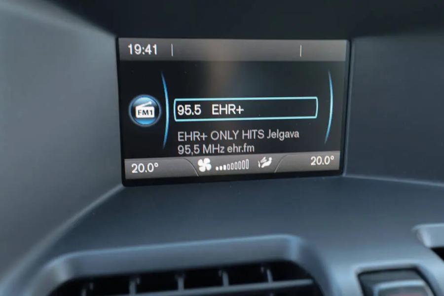 Zils Volvo XC60 2012 Jelgava, ar dzinēja tilpumu 2.00 L un nobraukumu 280 tūkst. km par 9990 €, foto 15 vietnē AUTOMOTO.COM.LV