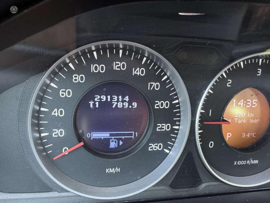 Zils Volvo XC60 2012 Alīta, ar dzinēja tilpumu 2.00 L un nobraukumu 291 tūkst. km par 8450 €, foto 25 vietnē AUTOMOTO.COM.LV